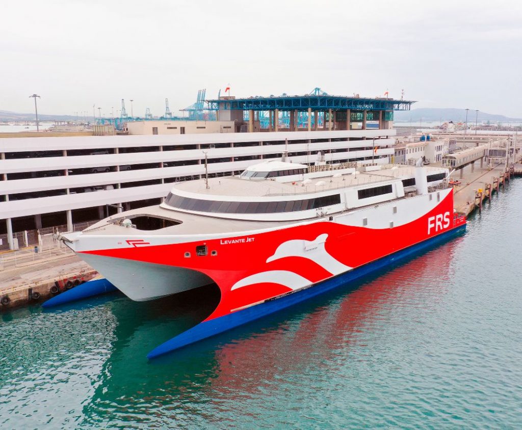 El nuevo fast ferry ‘Levante Jet‘ de FRS Iberia comenzará a navegar la ruta Ceuta-Algeciras a ...