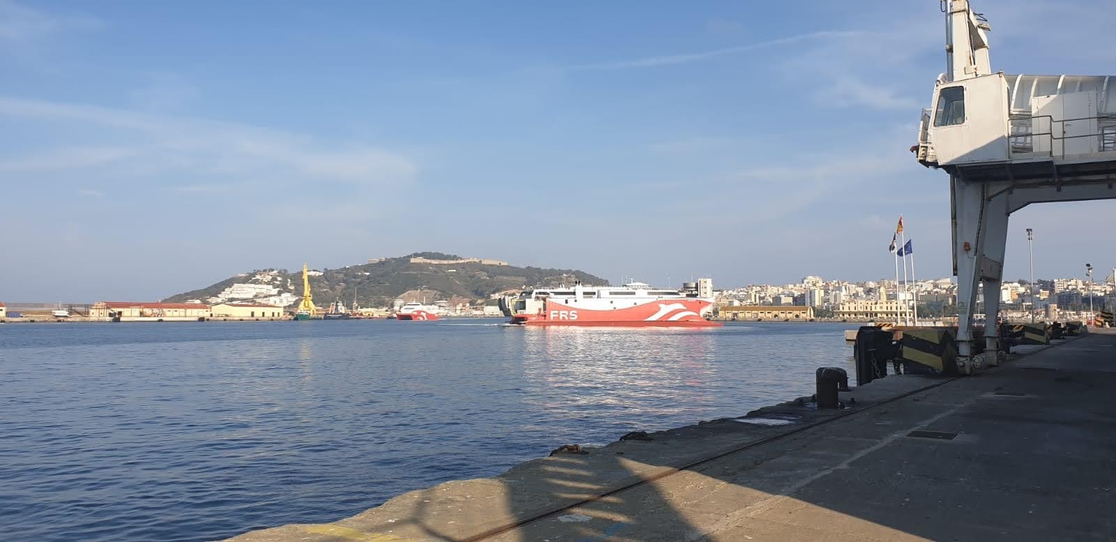 Pruebas de atraque satisfactorias para el “Levante jet” de FRS en ...
