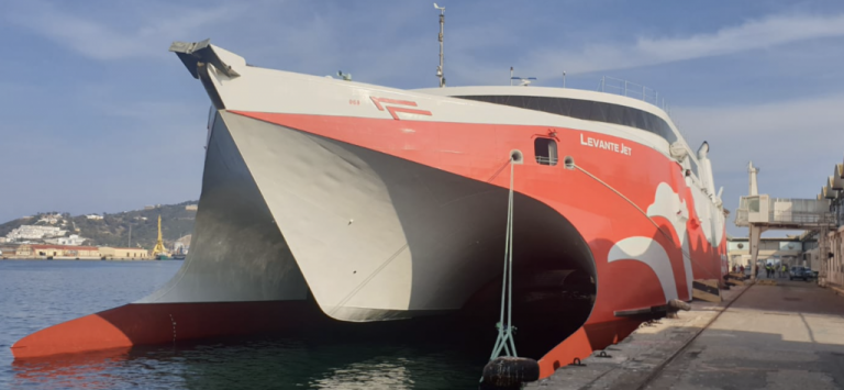 El «Levante Jet» de FRS cambia de táctica entre Ceuta y Algeciras ...