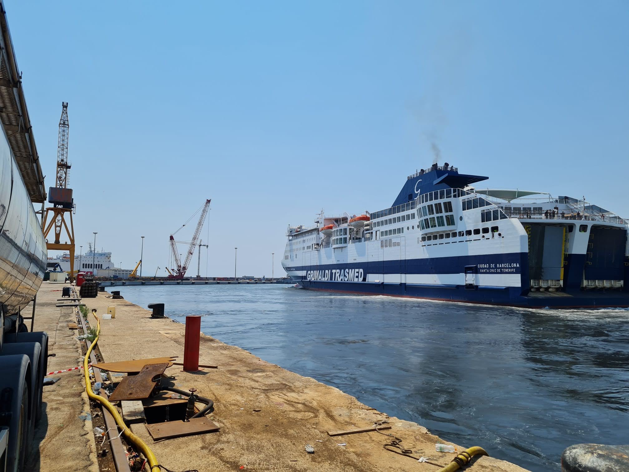 El «Ciudad de Barcelona» de Trasmed rumbo Ibiza – FERRYBALEAR