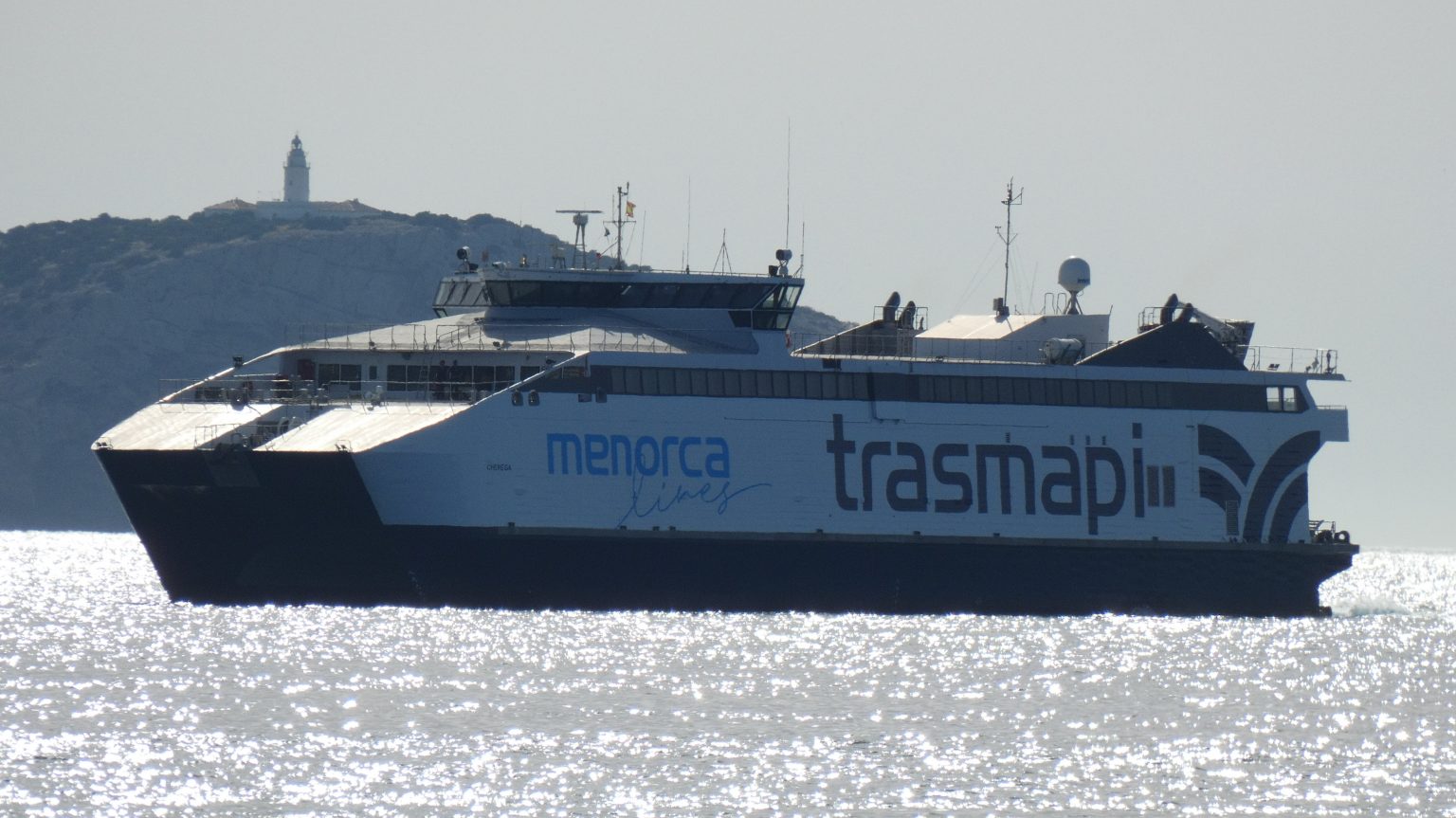 El «Chenega» de Menorca Lines se queda sin realizar su salida entre ...