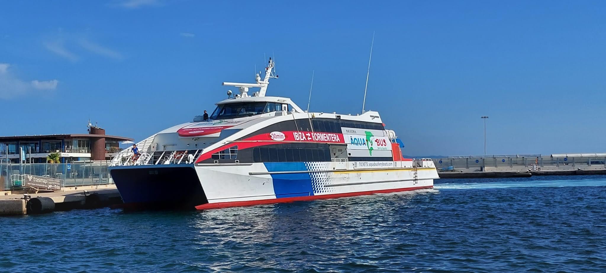 Aquabus ofrece desde hoy doce rotaciones entre las Pitiusas – FERRYBALEAR
