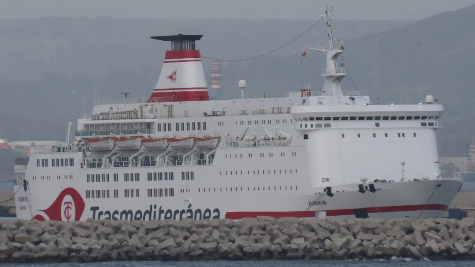 El Ferry “Almariya” de Trasmediterránea en Gibraltar – FERRYBALEAR