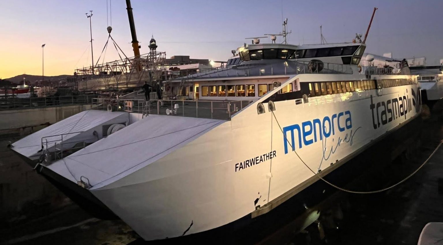 Los Fast Ferries “Fairweather” y “Chenega” de Menorca Lines de varada ...