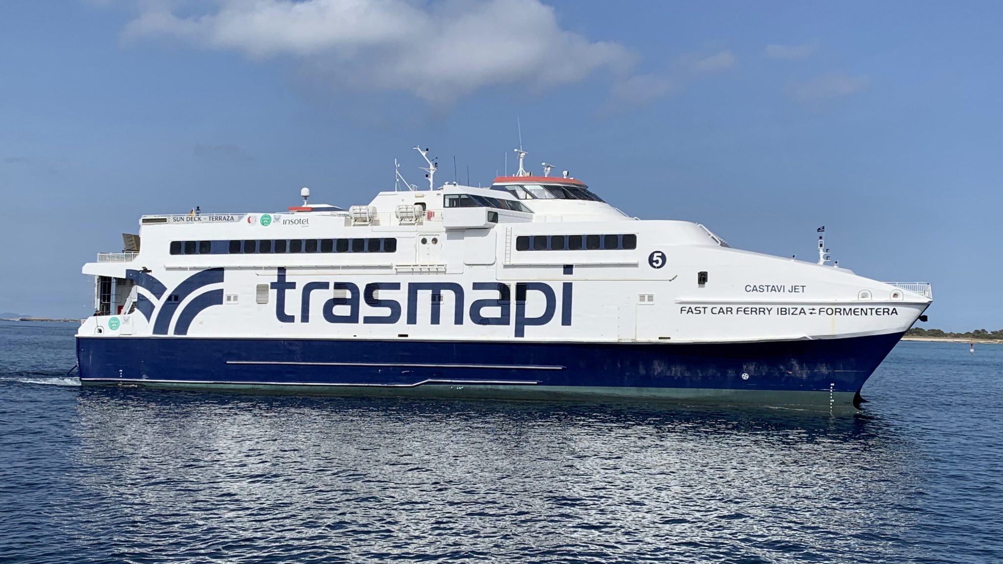 El «Castavi» de Trasmapi se mantendrá este Invierno entre las Pitiusas ...